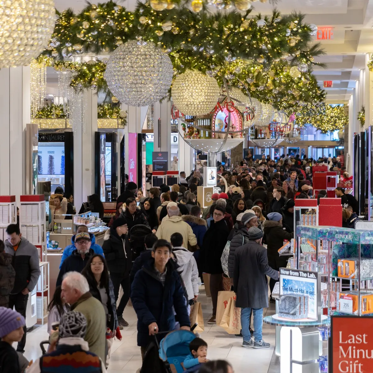 Retail Resilience: Holiday Sales Surge and What It Means for CRE ...